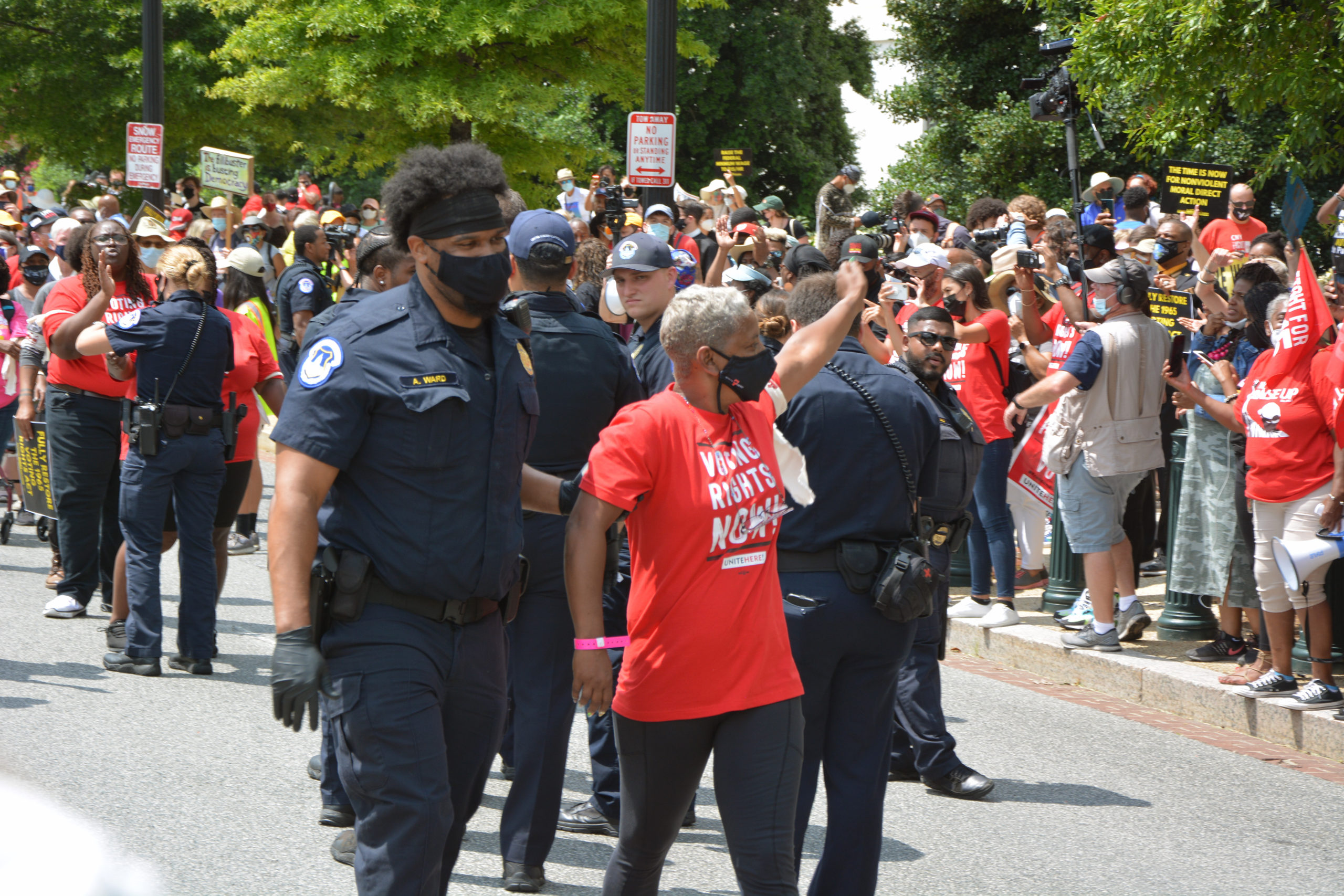 Hundreds arrested at Capitol while protesting for voting rights ...